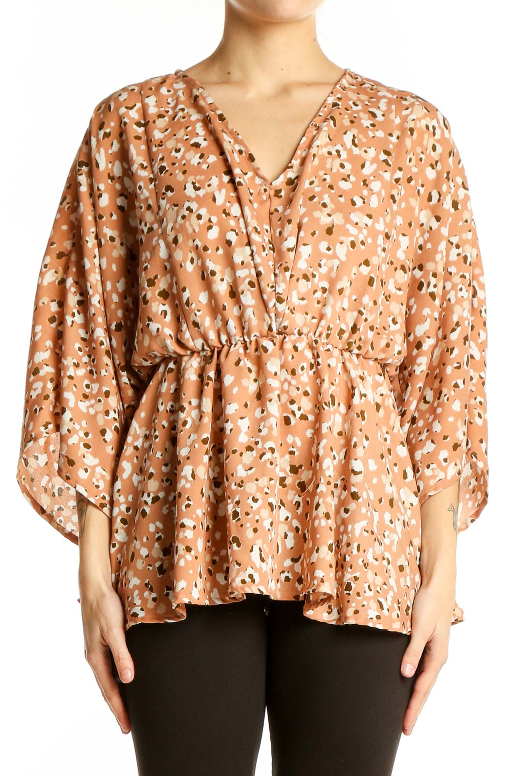 Shop Gilli Clothing and Tops at SilkRoll. Trade with us!